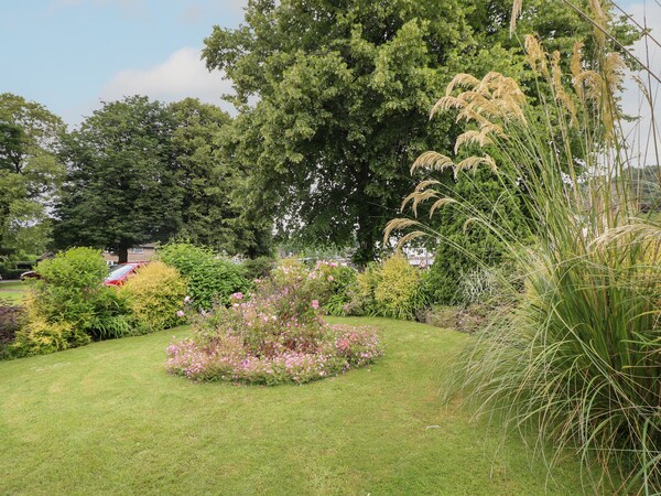 Tuliptree, Family Friendly, Character Holiday Cottage In Ashover - 체스터필드