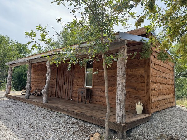 Sunflower Cabin - Kansas