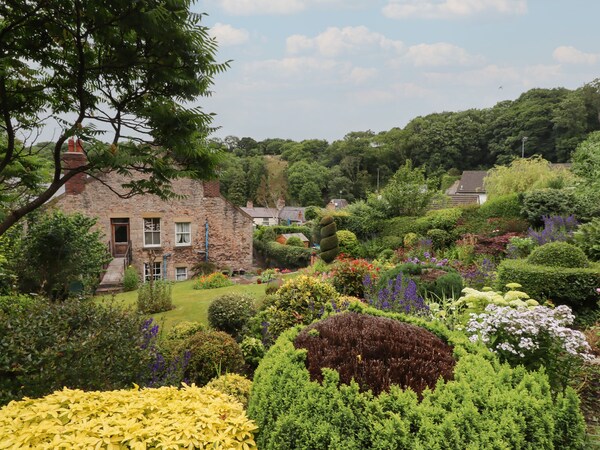 Declaration Suite, Pet Friendly, Character Holiday Cottage In Dyserth - Prestatyn