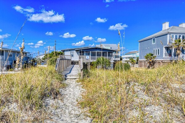 Sanderling - Quaint Oceanfront Four Bedroom, Two Bath Home In Gcb - Murrells Inlet, SC