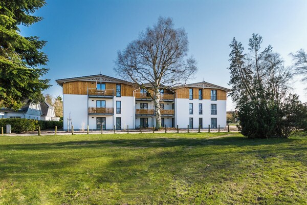 Your Accommodation Is Bright, Spacious And Right In The Center, With Sauna And Fireplace In The House. - Prerow