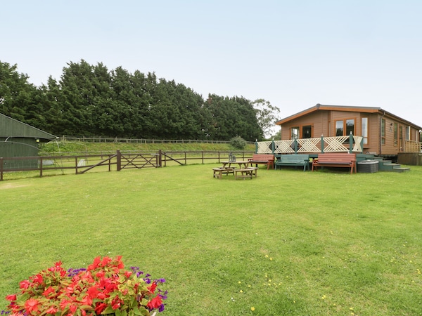 Hill View, Lilac Lodge, Family Friendly, With A Garden In Wareham - Wareham