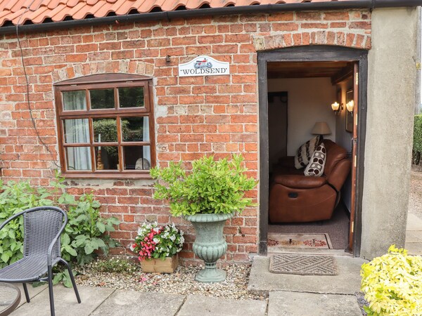 Woldsend Cottage, Pet Friendly, With Open Fire In Horncastle - Lincolnshire