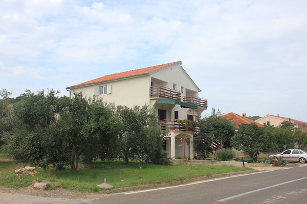 Apartamento De Una Habitación Con Terraza Y Vista Al Mar Kraj, Pasman (A-8502-b) - Galešnjak