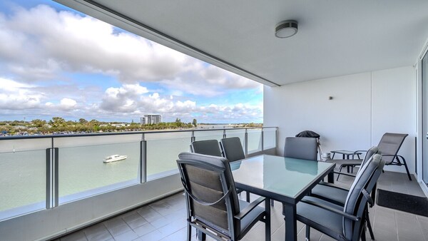 Bridgepoint 502 - 2 Bedroom Apartment - Mandurah