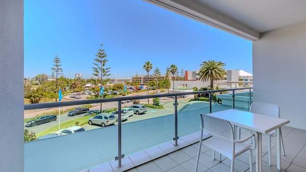 Seaside 104 - 1 Bedroom Apartment - Mandurah