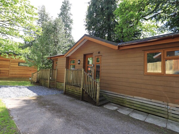 Forest Pines Lodge, Family Friendly In Bowness-on-windermere - Windermere