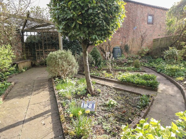 Wren's Nest, Pet Friendly, Character Holiday Cottage In Thirsk - Thirsk