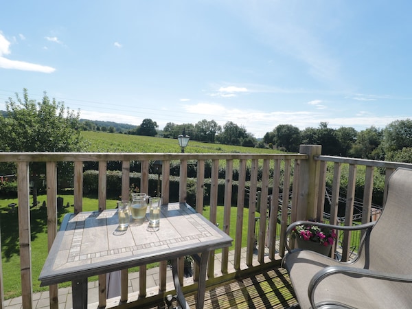 The Cider Shed, Family Friendly, Country Holiday Cottage In Winscombe - Cheddar