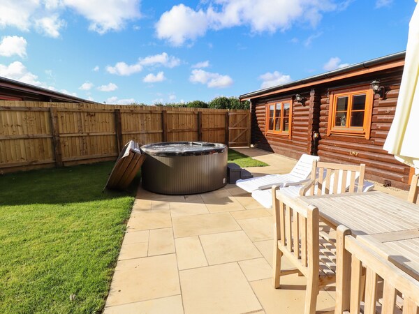 Holly Lodge, Family Friendly, With Pool In Greetham, Rutland - Rutland