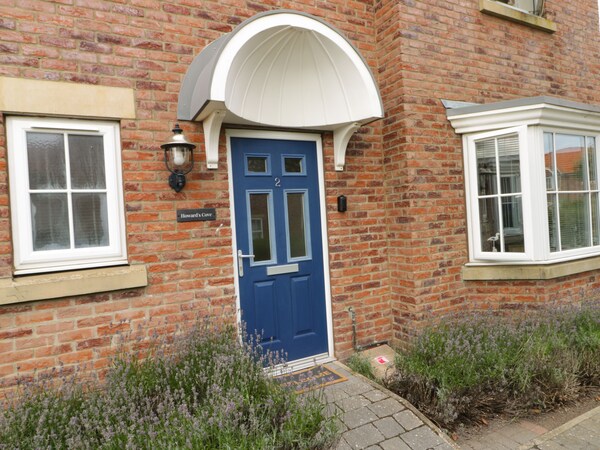 2 Perran Court, Pet Friendly, With Pool In The Bay - Filey - Filey