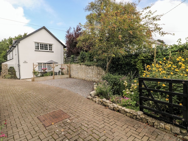 The Stables, Family Friendly, Character Holiday Cottage In St Athan - Cowbridge