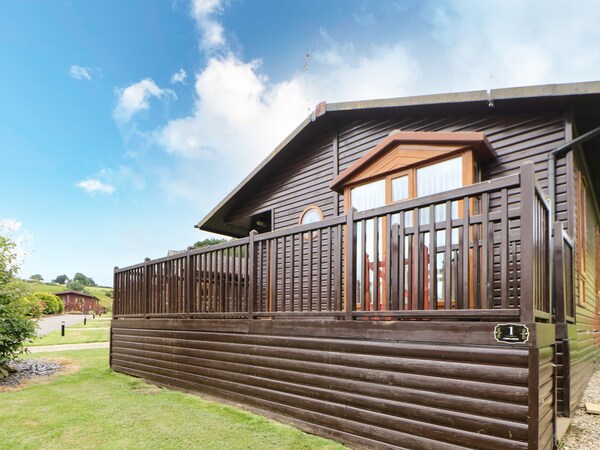 Badgers Retreat, Pet Friendly, With A Garden In Hipswell - Catterick