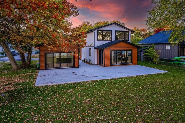 Lakeside Escape - Kingsville