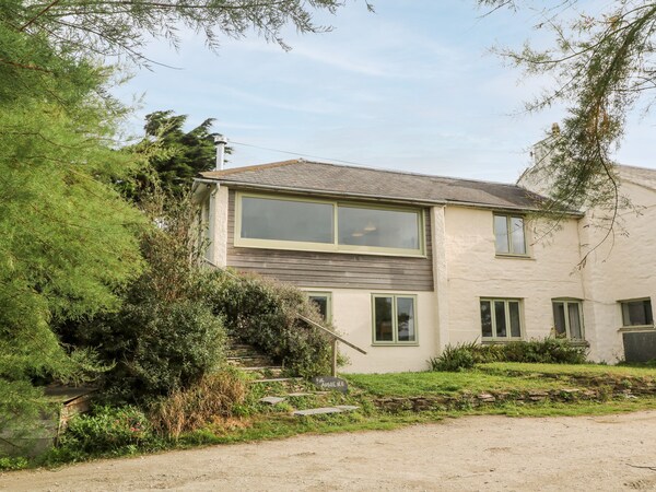 Porth Farm Annexe, Pet Friendly, With Open Fire In Mawgan Porth - Constantine Bay