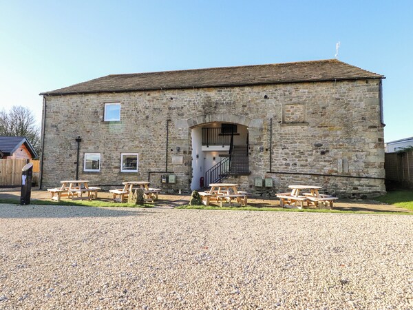 Malham, Pet Friendly, With Pool In Long Preston - Yorkshire