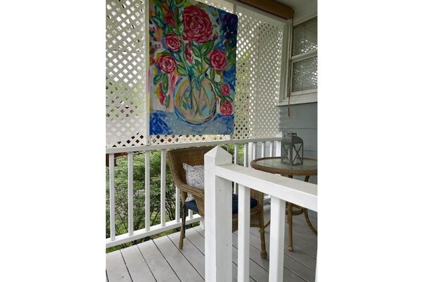 A Special Cottage Close To Everything!! July Dates Available Now!!! - Lewisburg, WV