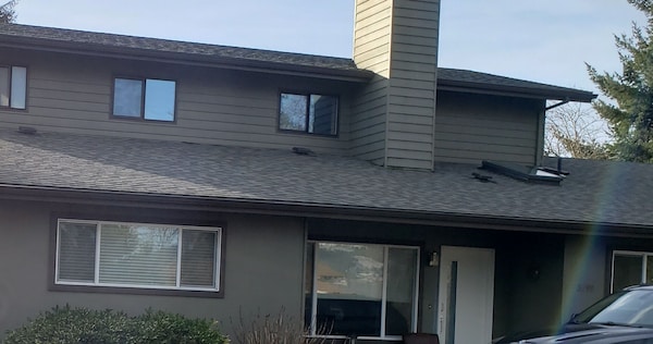 Comfy King Bed, 1 Bed Mil With Fenced Yard And Private Entrance, Dog Friendly - Hood River, OR