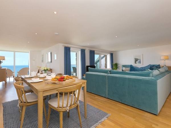 Mid Air, Family Friendly, Luxury Holiday Cottage In Carbis Bay - Gwithian