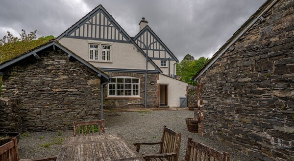 Home Farmhouse, Pet Friendly, Character Holiday Cottage In Hawkshead - Hawkshead
