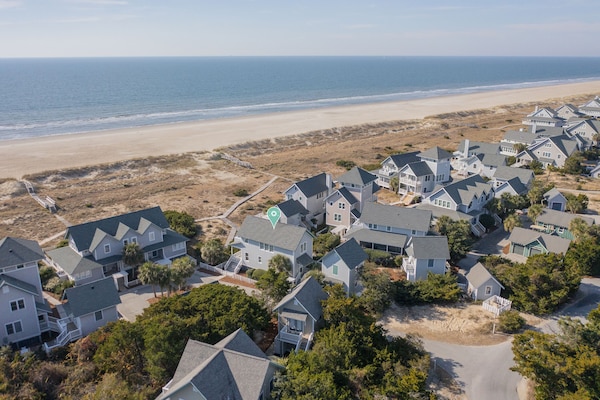 Executive Seaside Cottage With Detached Crofter Cottage. - Southport, NC