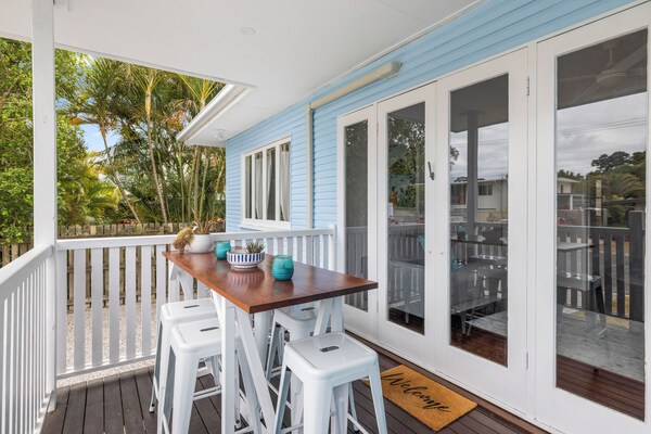 The Blue Beachside Bungalow - Bribie Island