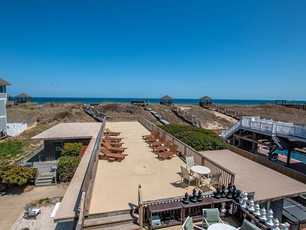 Oceanfront, Nags Head Nc - 13 Bedrm Home W Historic Charm + Modern Conveniences - Nags Head, NC