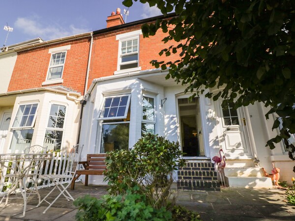 Florence Villas, Pet Friendly, Character Holiday Cottage In Worcester - Worcester, UK