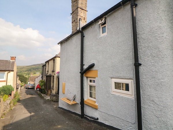Winslade, Pet Friendly, Character Holiday Cottage In Bradwell - Castleton
