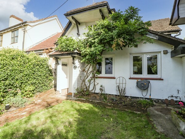 Old Pump Cottage, Pet Friendly, Character Holiday Cottage In Wilton - Symonds Yat