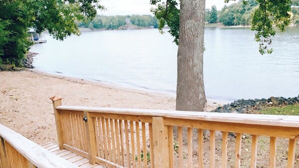 Beautiful Lake Wylie: Kayaks, Dock, Firepit, & Beach - ロックヒル, SC