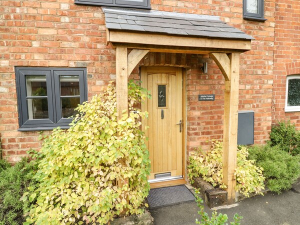 Middle Cottage, Pet Friendly, With A Garden In Priors Marston - 沃里克郡