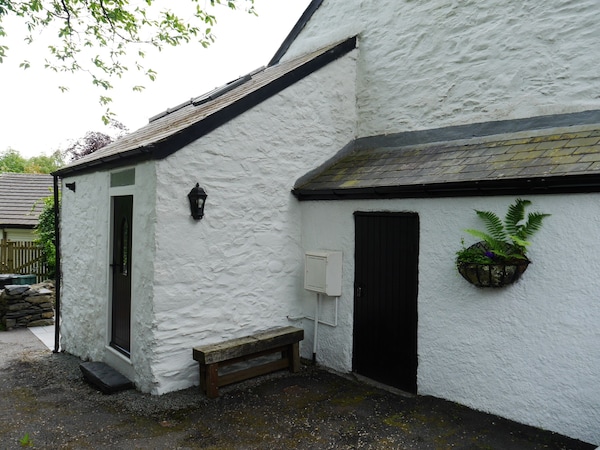 Glan Y Ddol, Pet Friendly, Character Holiday Cottage In Trefriw - Penrhyndeudraeth