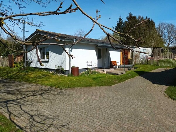 Hübscher Bungalow Auf Dem Apfelhof - Kalkhorst