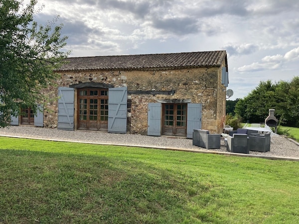 Gîte 8 Personnes Spacieux Et Confortable. - Dordogne