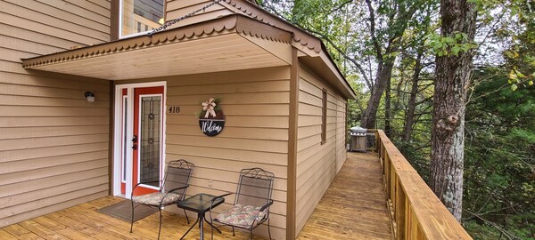 Black Bear Chalet 2br Plus Loft / 2ba - Helen, GA