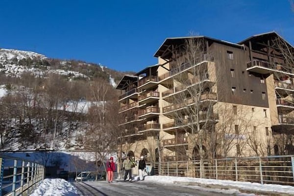 200m From Resort Center, 1st Floor, Balcony, Tv, Ski Locker, 25m², Serre Chevalier - Briançon