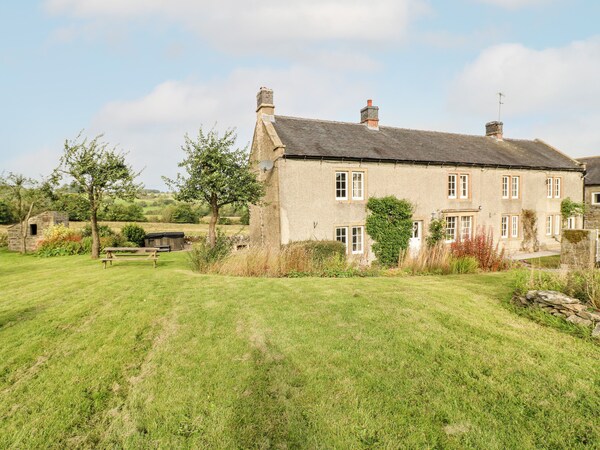 The Farmhouse, Pet Friendly, With Hot Tub In Youlgreave - Bakewell