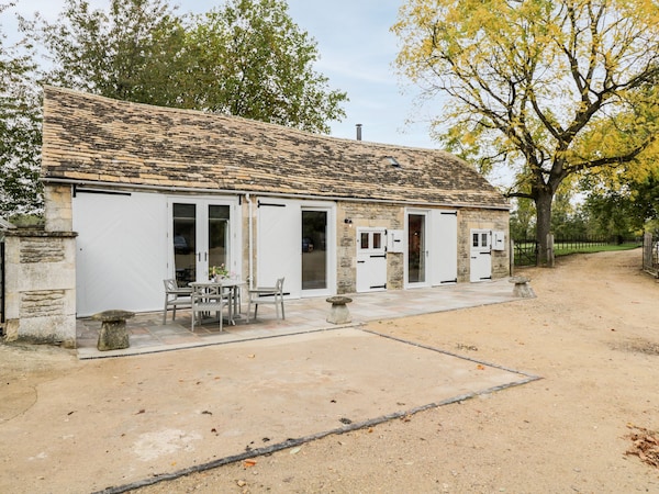 The Old Swill House, Pet Friendly, Luxury Holiday Cottage In Foxham - Calne