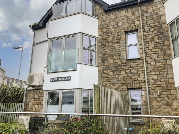 7 Four Seasons, Pet Friendly, Luxury Holiday Cottage In Carbis Bay - St Ives