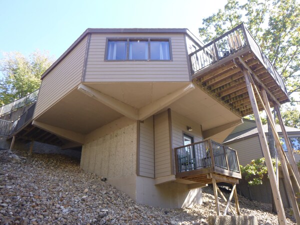 Private No Wake Waterfront, 3 Br Home With Resort Amenities! Steps From Water! - Osage Beach, MO