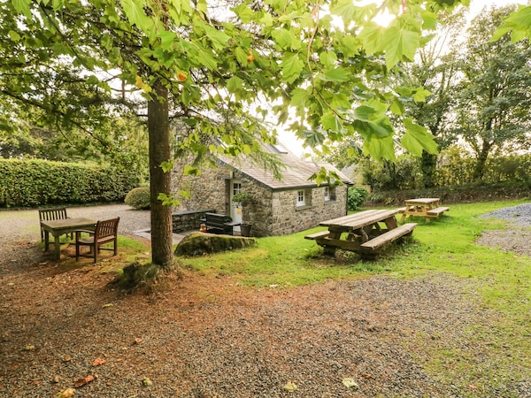 Rafters Cottage, Pet Friendly, With Pool In Maenclochog - Pembrokeshire