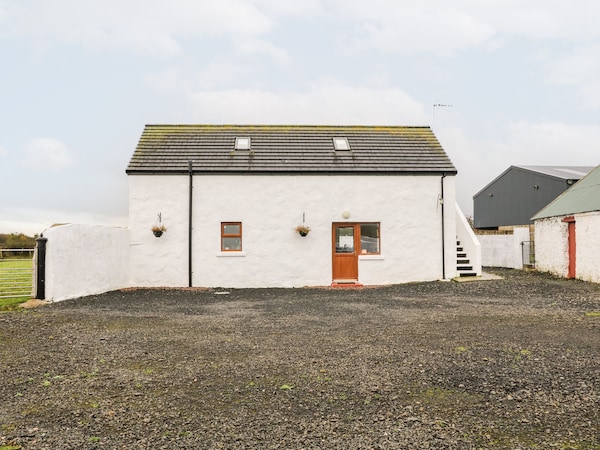 May's Cottage, Pet Friendly In Bushmills, County Antrim - Whitepark Bay Beach