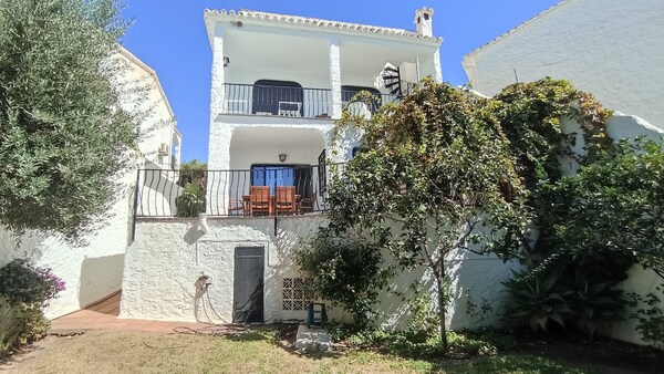 Remis à Neuf Villa Avec Jardin Privé Et De Grandes Terrasses - Andalousie