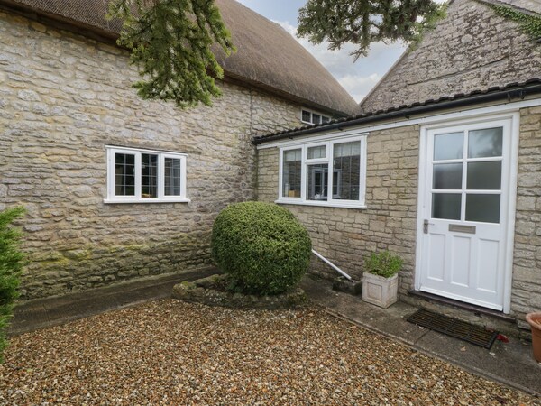 Snowdrop Cottage, Family Friendly, With Open Fire In Milborne Port - Dorset