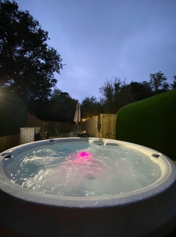 Cwtch Luxury Glamping Pod - Tenby