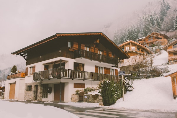 Beautiful 5 Bedroom Chalet Centrally Located- Catering Available - Avoriaz