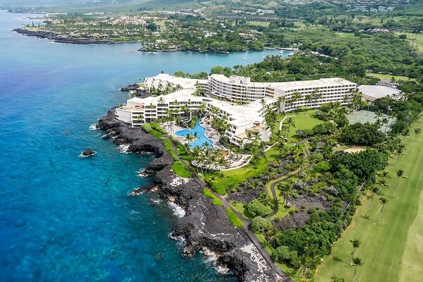 Enjoy The Beauty Of Kona! Oceanfront, Amazing Dining Options, Restaurant, Pool - Captain Cook, HI