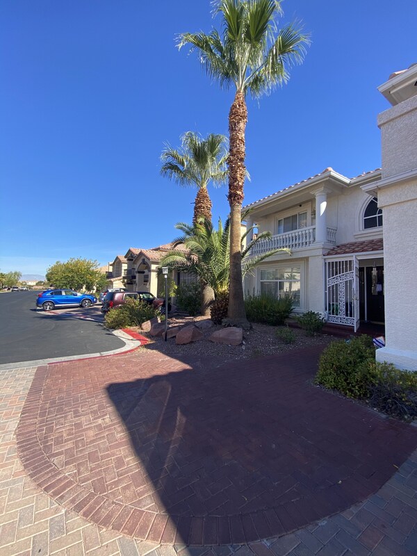 Mini Mansion Luxury Living - Las Vegas, NV