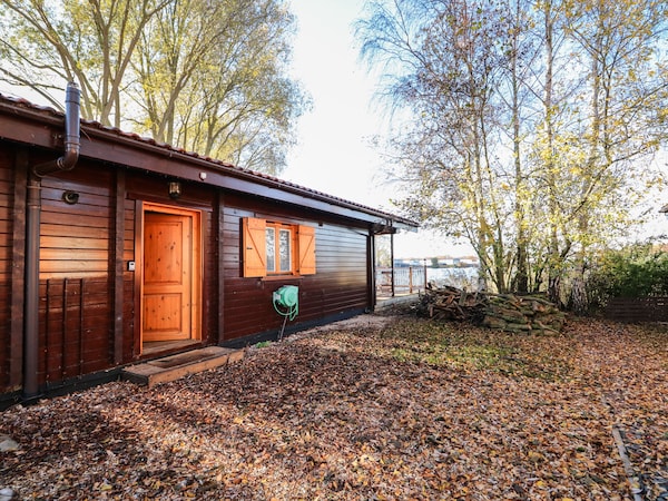 Osprey Lodge, Pet Friendly In Tattershall Lakes Country Park - Woodhall Spa